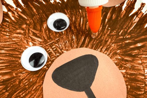 Easy & Adorable Brown Bear Paper Plate Craft for Preschool